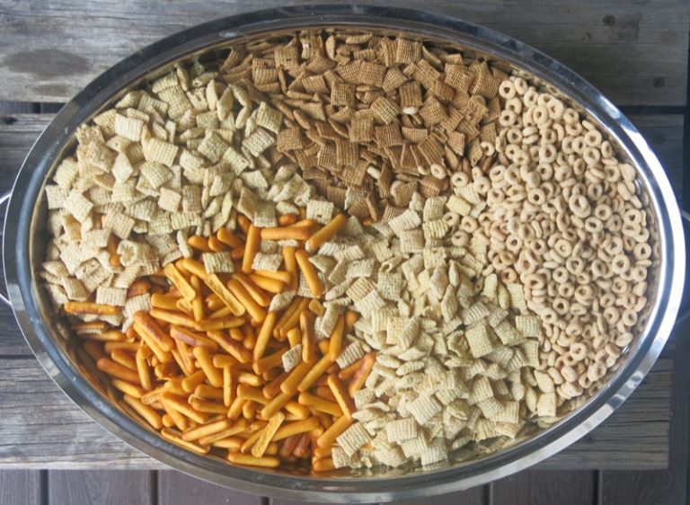 Homemade Nuts and Bolts: old recipe from "on the side of the cereal box"