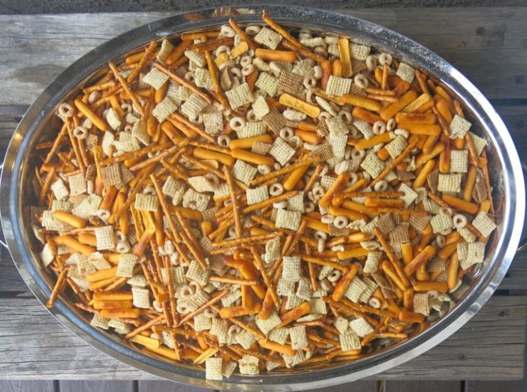 Homemade Nuts and Bolts: old recipe from "on the side of the cereal box"