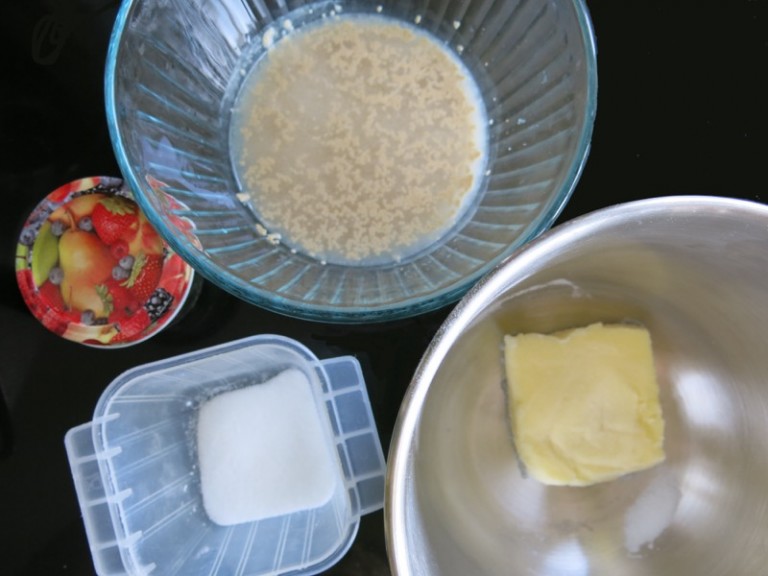 Helen McKinney's Canadian Prairie Dinner Buns