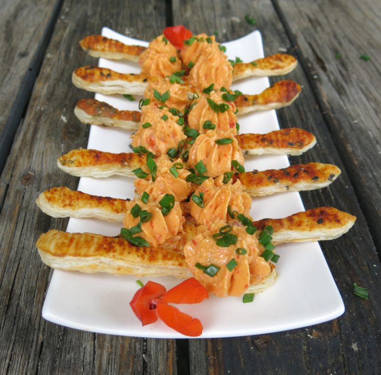 Cracker Spoons: the Perfect Dipper, Dunker, and Dabber