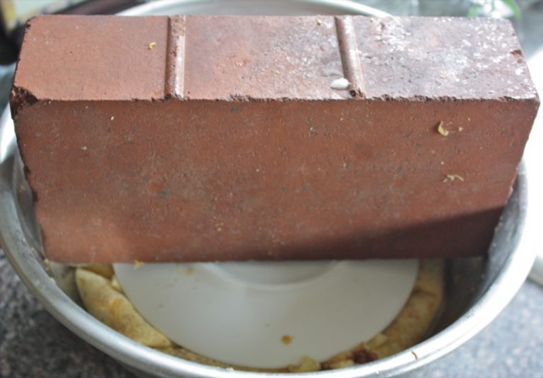 Pava Lugonja's Bomba Torta Recipe: The Traditional Family Birthday Cake