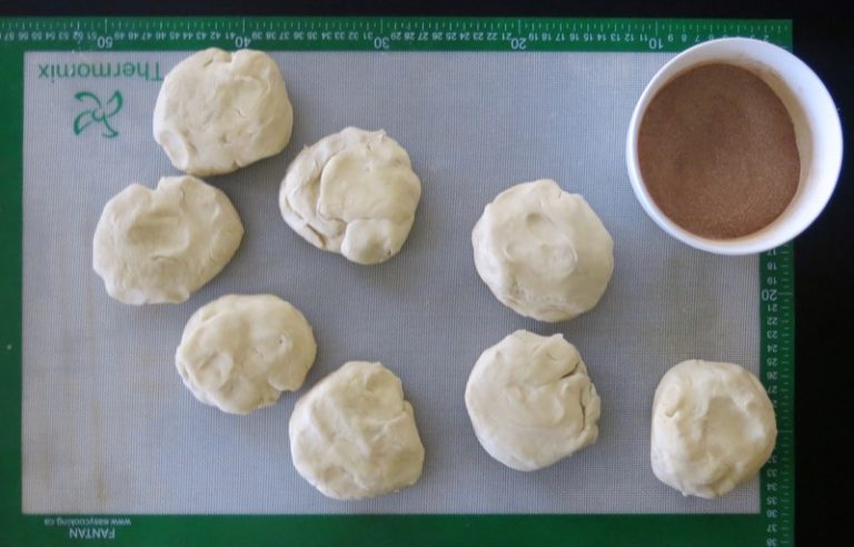Scuffles aka Cinnamon Twists: Traditional Ukrainian Pastry Cookies