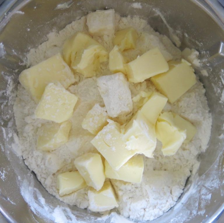 Scuffles aka Cinnamon Twists: Traditional Ukrainian Pastry Cookies