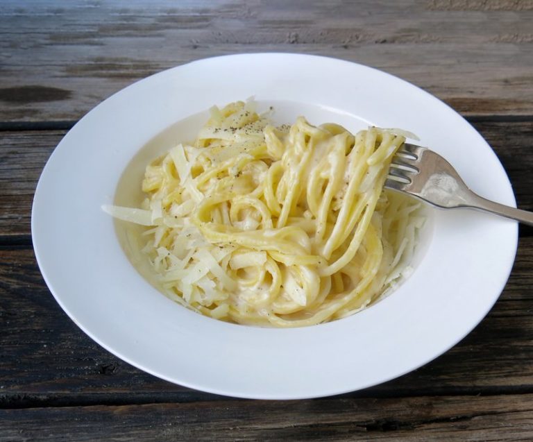 Cacio e Pepe Spaghetti aka Cheese and Pepper Pasta with Caciocavallo